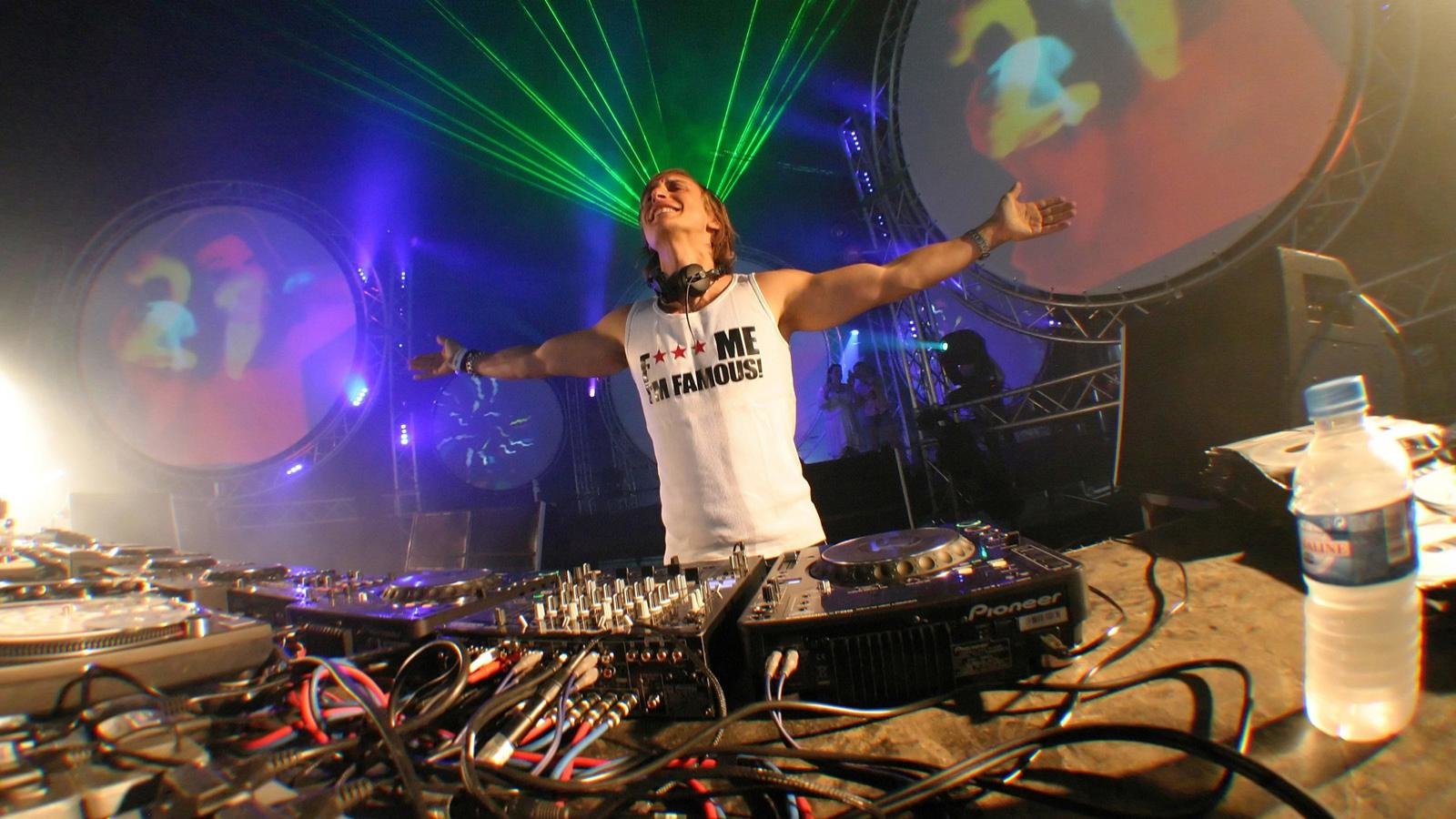 Dj David Guetta (#102684) - HD Wallpaper & Backgrounds Download