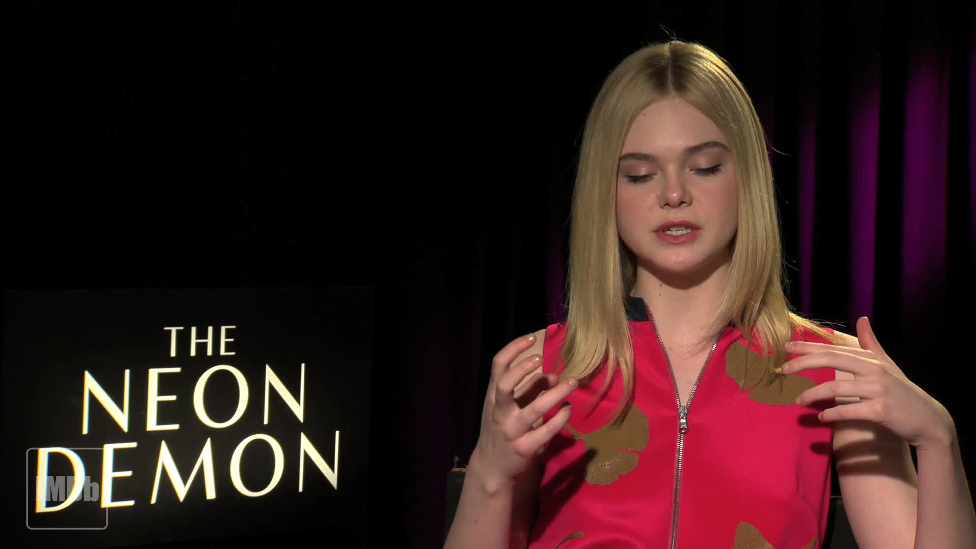 Download Neon Demon Gigi On Itl.cat