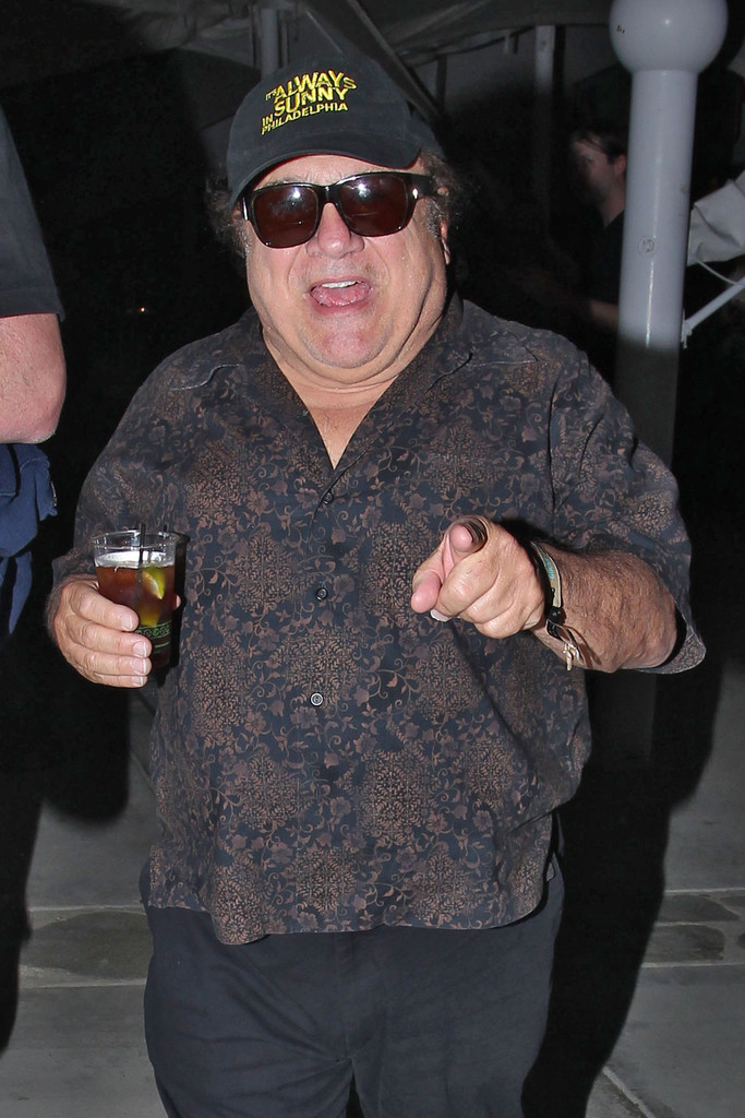 Download Danny Devito Photos»photostream - Danny Devito In A Hat On Itl.cat