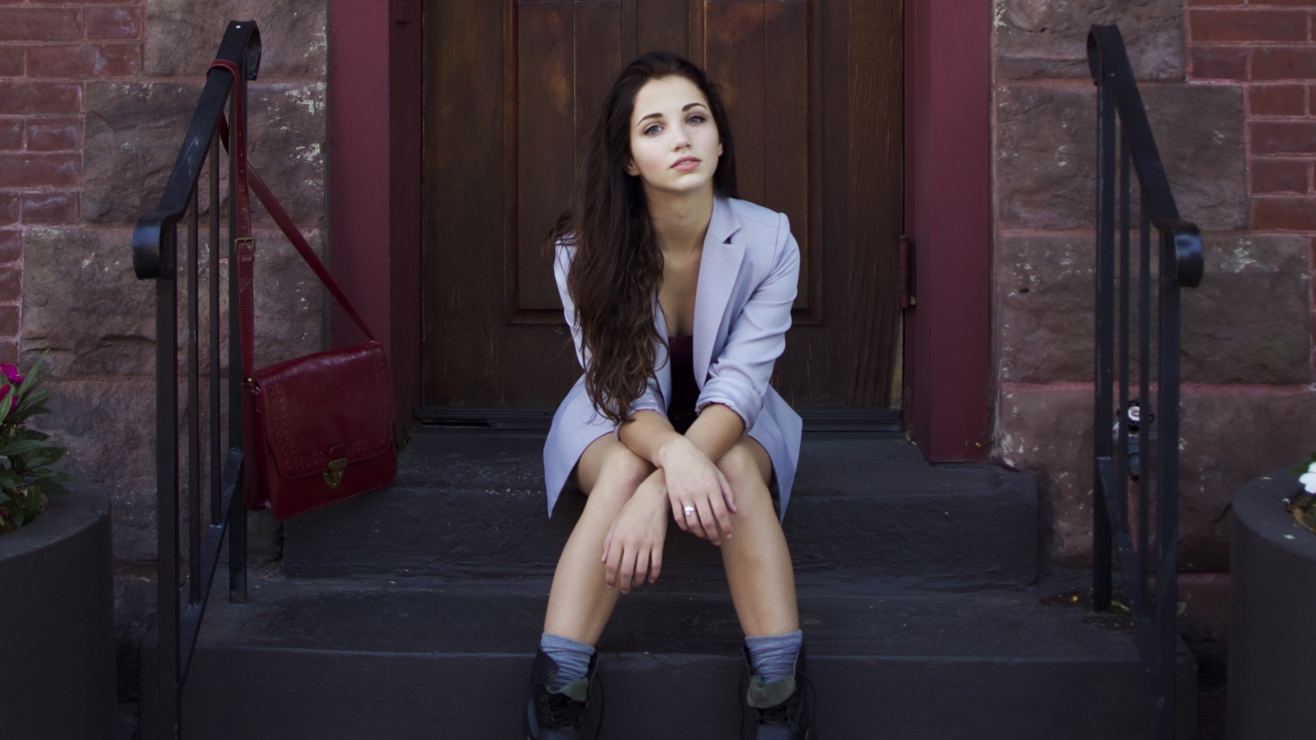 Emily Rudd (#1043955) - HD Wallpaper & Backgrounds Download