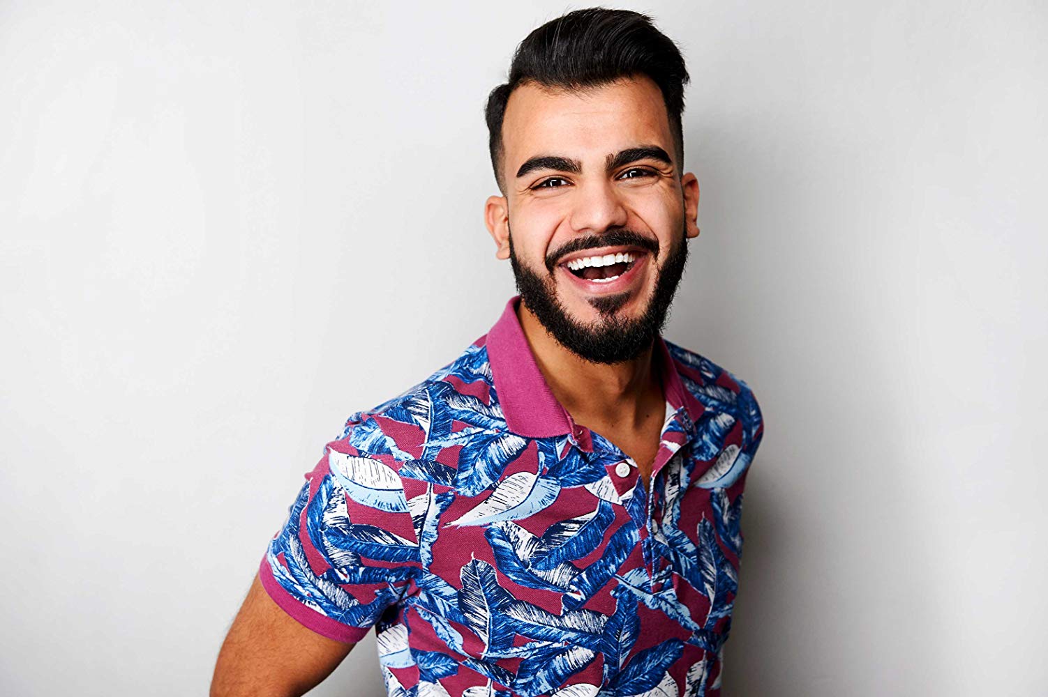 Gentleman (#1061358) - HD Wallpaper & Backgrounds Download