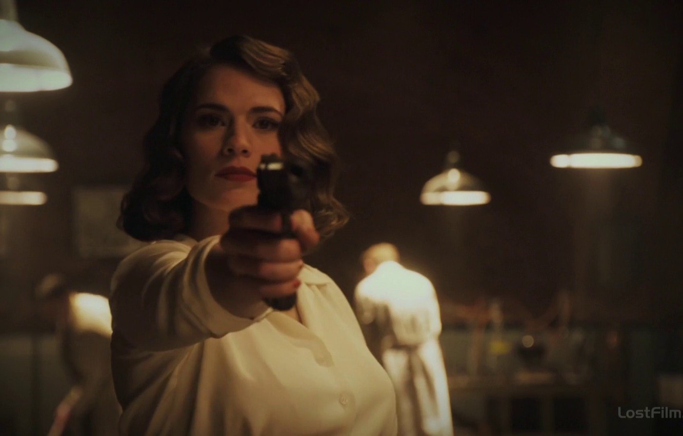 Photo Wallpaper Gun, Hayley Atwell, Peggy Carter - Captain America ...