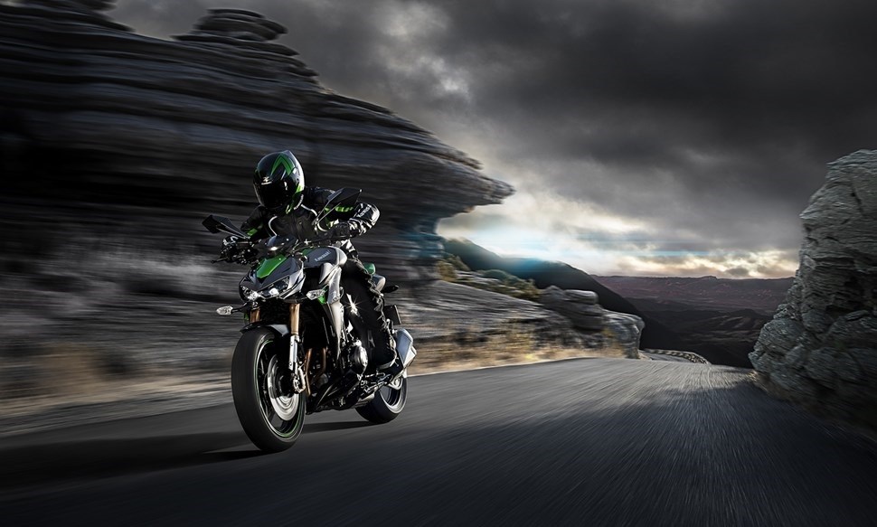 Kawasaki Z1000 (#1107300) - HD Wallpaper & Backgrounds Download