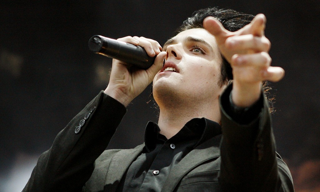 Gerard Way Wallpapers Hd - Gerard Way Desolation Row (#1140340) - HD ...