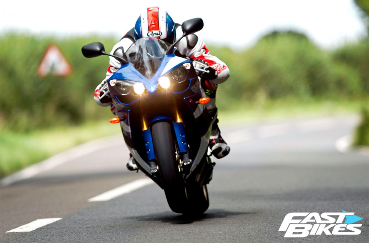 View Original Size - 2018 Yamaha R1 Wheelie (#1178776) - HD Wallpaper ...