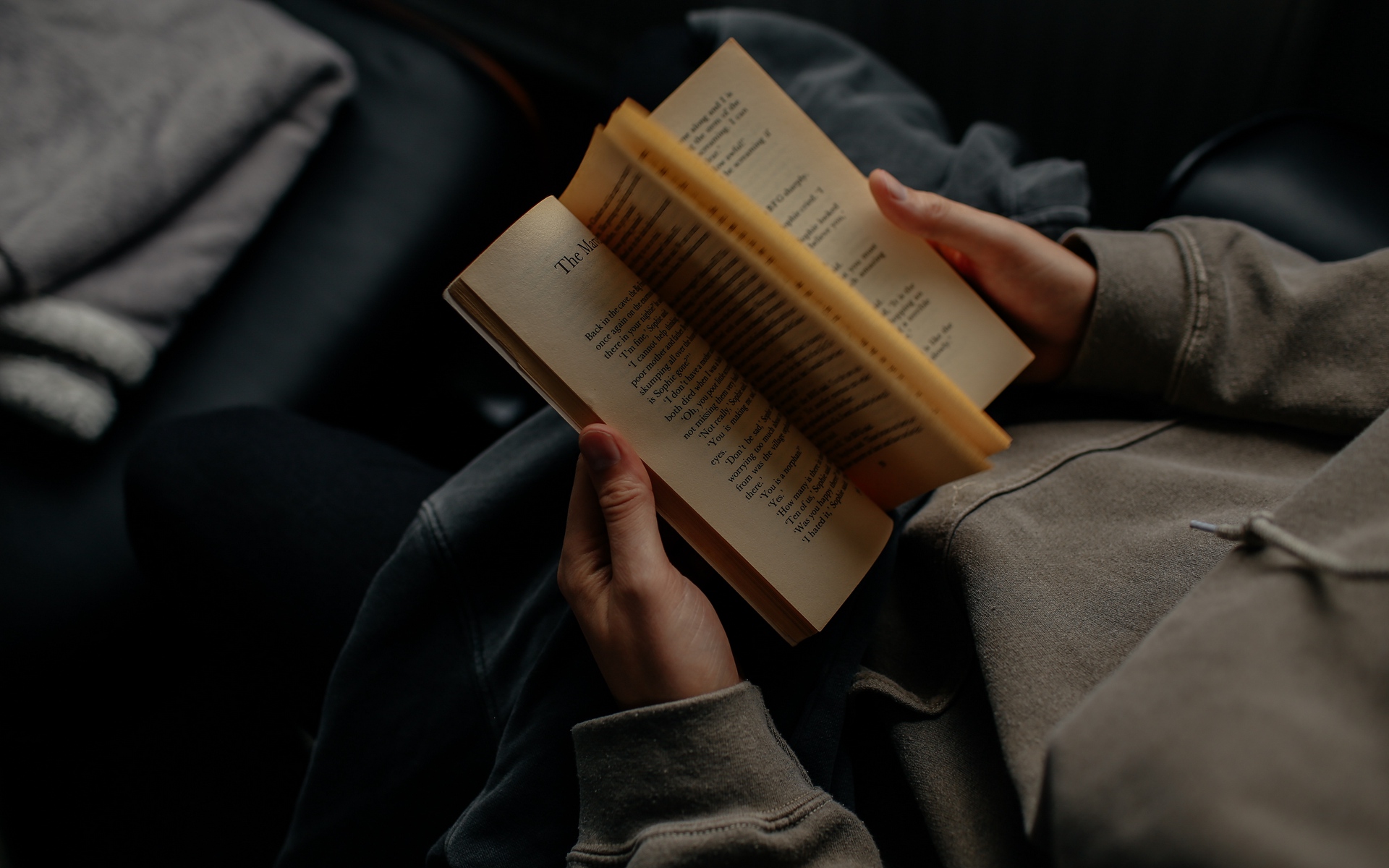 Reading Books Essay Wallpaper Hd - Person Holding Old Book (#1193026 ...