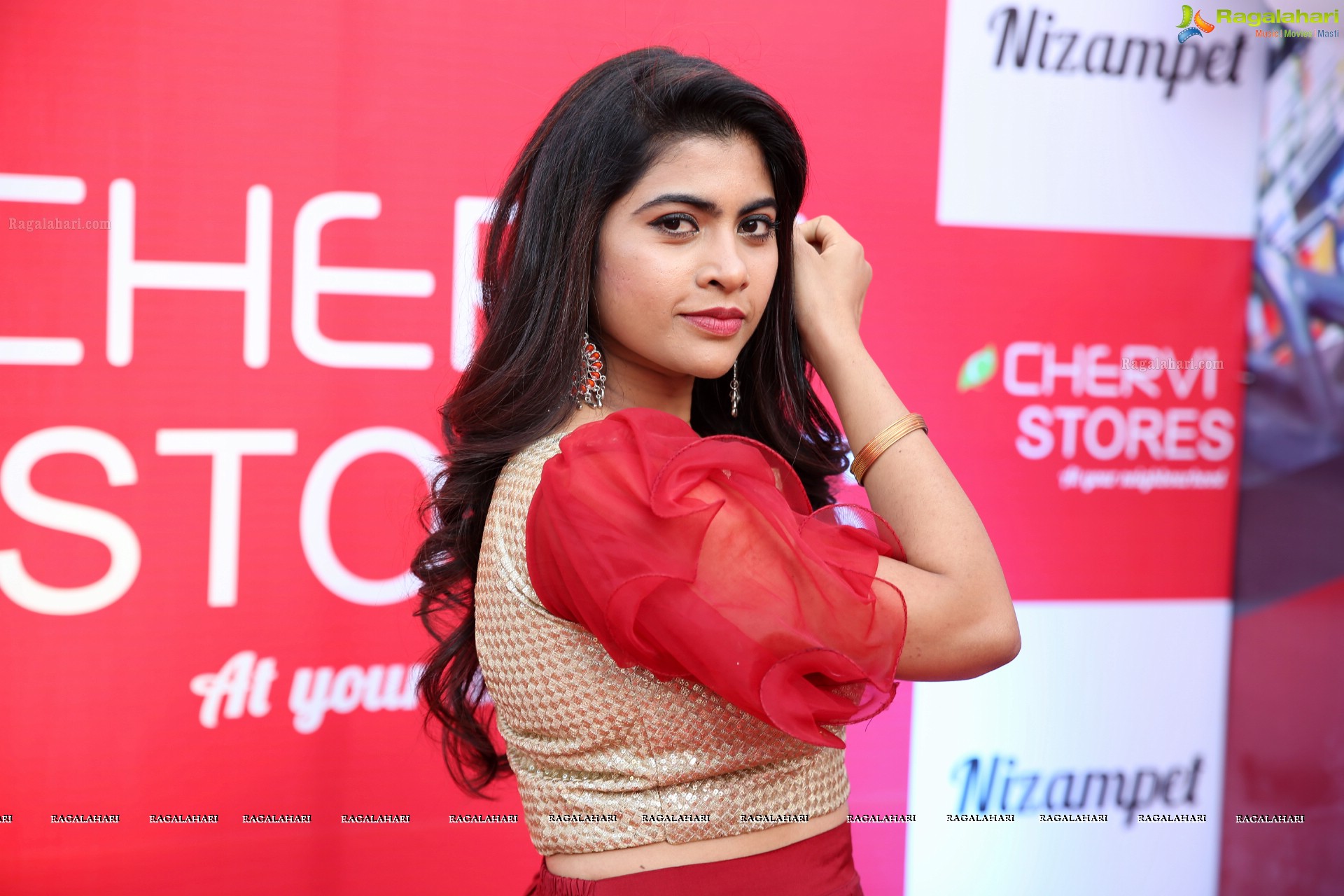 Rj Kajal At Chervi Super Stores - Girl (#1208961) - HD Wallpaper ...