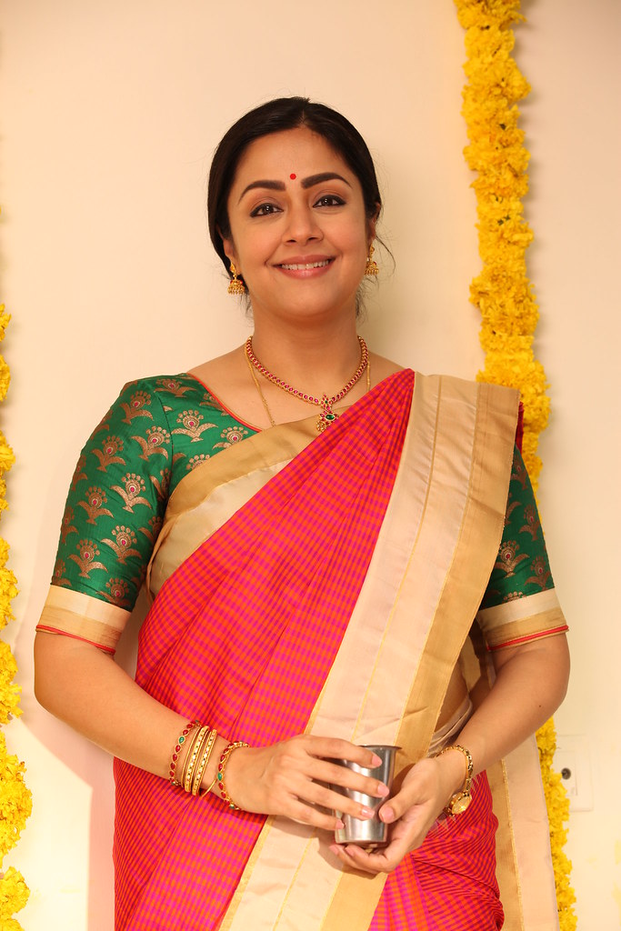 Kaatrin Mozhi Hd Still Tags - Jyothika In Kaatrin Mozhi (#1251814) - HD ...