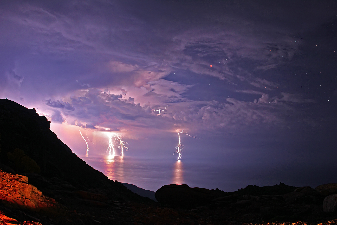 Galaxy Apod Wallpaper - Lightning Across The Sky (#1336772) - HD ...
