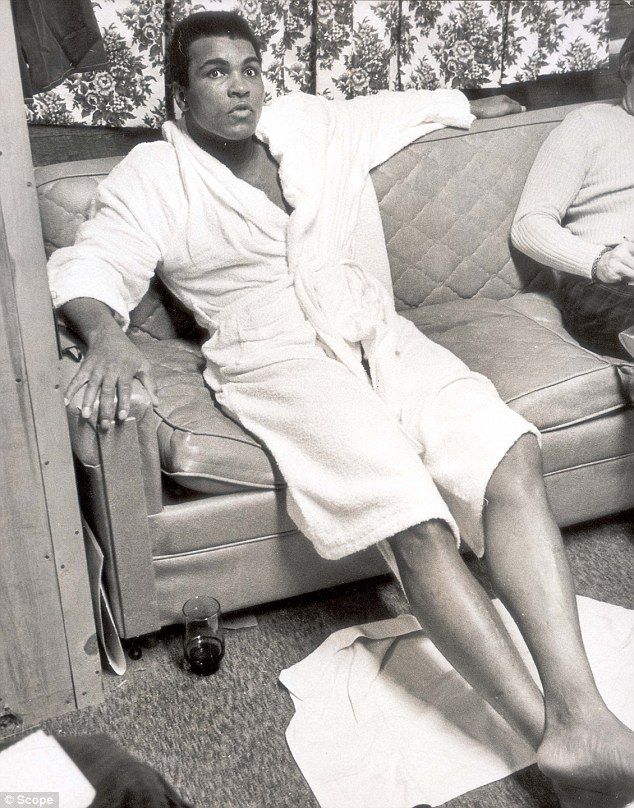 Cherl12345 Images Muhammad Ali Hd Wallpaper And Background - Sitting ...