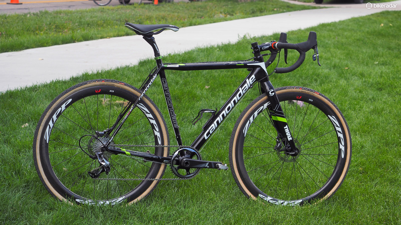 Fabric Scoop Radius Road Bike (#1596218) - HD Wallpaper & Backgrounds ...