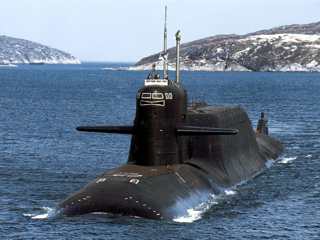 Submarine In The Gulf Wallpapers And Images - Civilian Submarine ...
