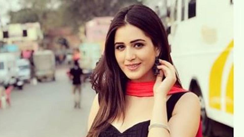 Isha Rikhi Will Be Making Her Hindi Film Debut In Nawabzaade - Isha ...