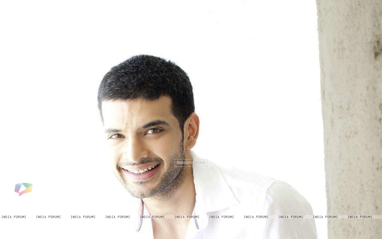 Karan Kundra Size - Bollywood Actor Small Hair (#1681879) - HD ...