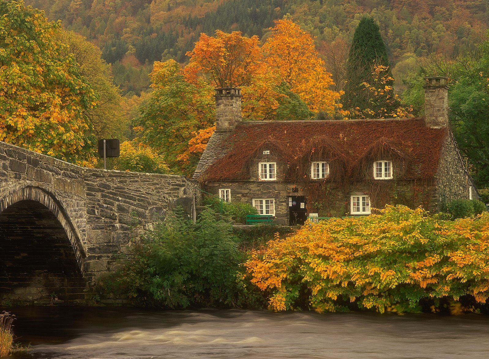 Llanrwst, Wales - Beautiful House In Wales (#1688952) - HD Wallpaper ...