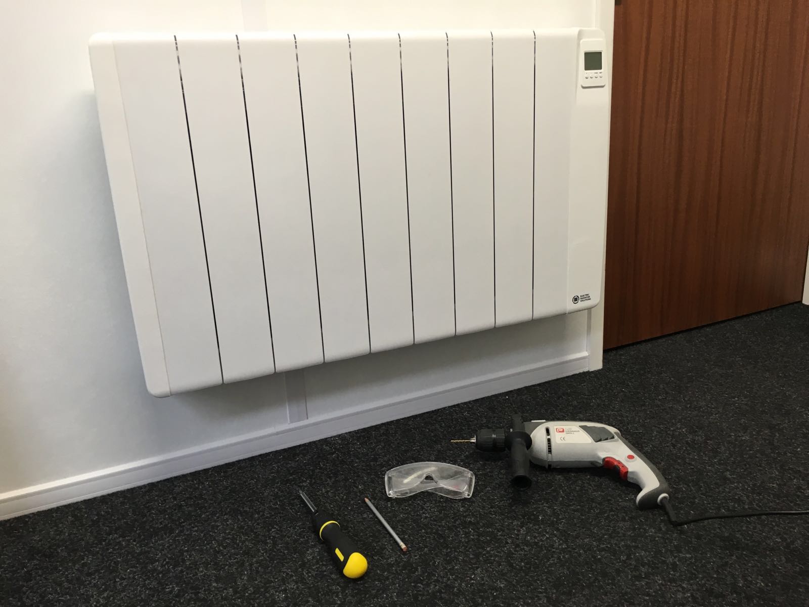 Electric Radiators Installation - Floor (#1707091) - HD Wallpaper ...
