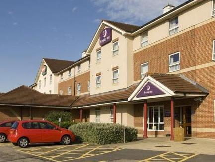 Exterior View - Premier Inn Metro Centre (#1708312) - HD Wallpaper ...