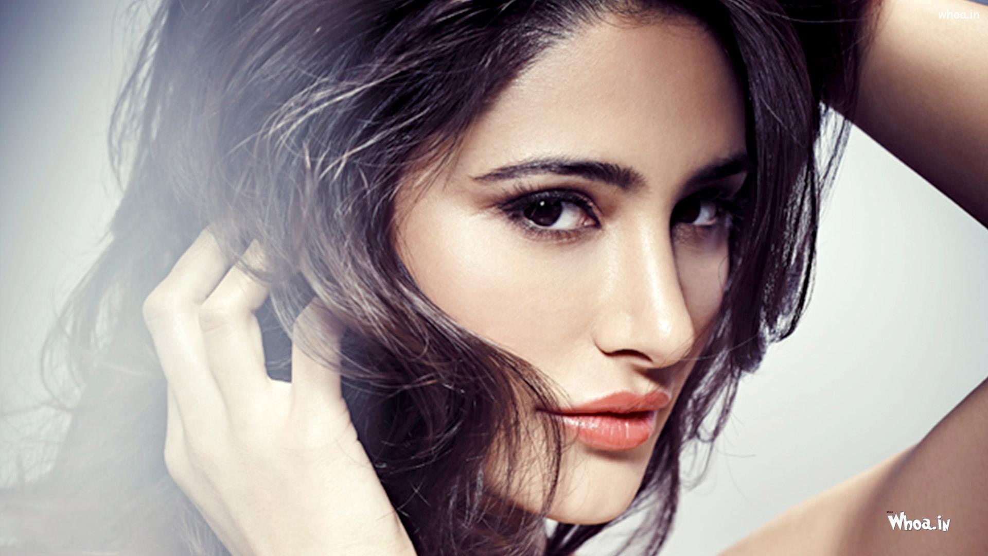 Download - Nargis Fakhri (#1710557) - HD Wallpaper & Backgrounds Download