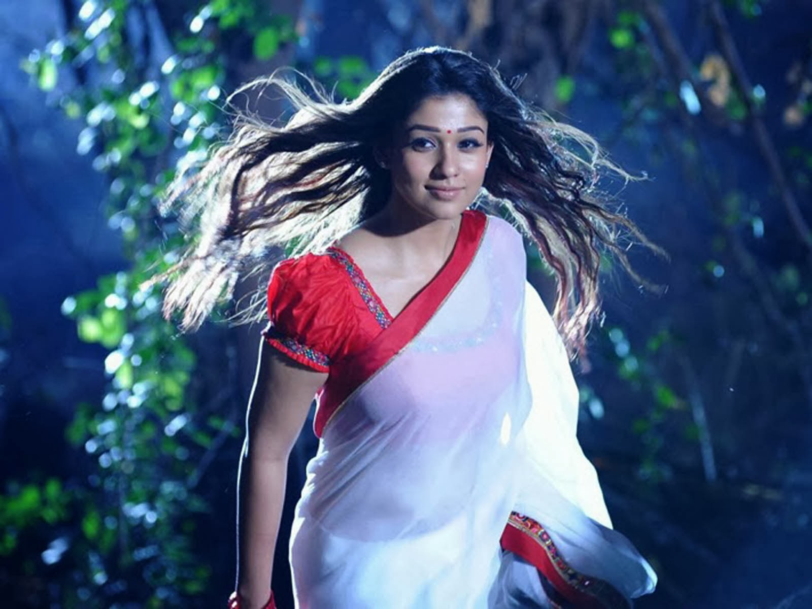 Nayanthara Wallpapers Hd - Nayanthara (#1711744) - HD Wallpaper ...