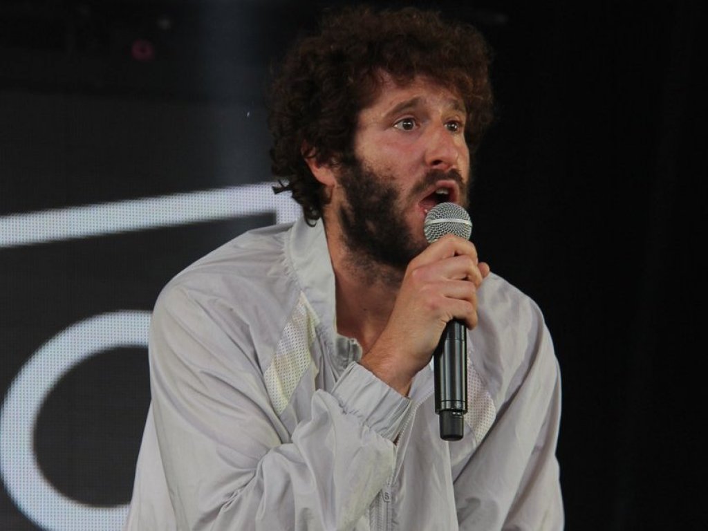 Lil Dicky - Singing (#1773776) - HD Wallpaper & Backgrounds Download