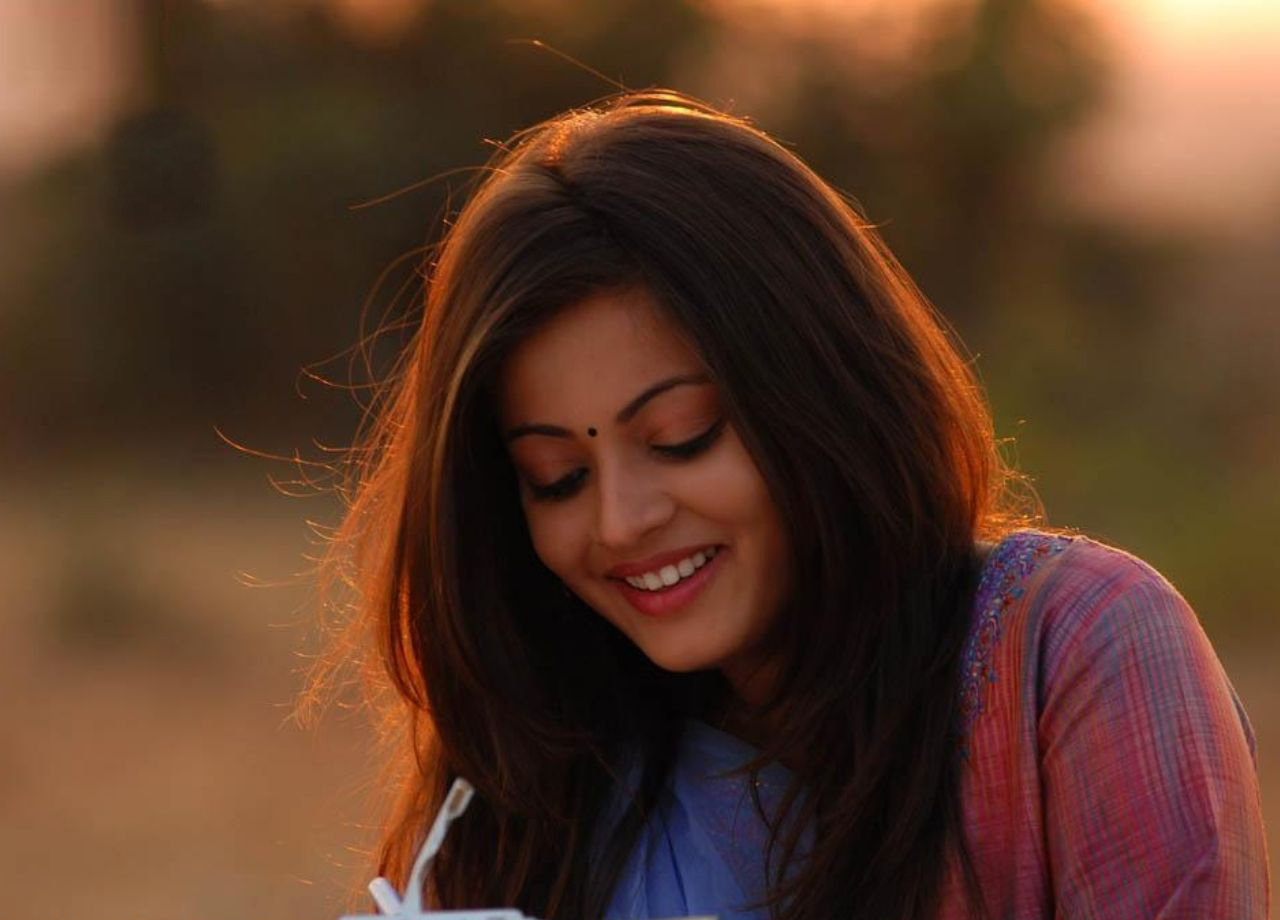 Sneha Ullal Hd Wallpaper - Sneha Ullal (#1805068) - HD Wallpaper ...