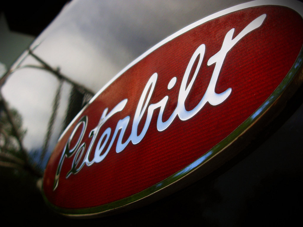 Peterbilt Logo (#1808254) - HD Wallpaper & Backgrounds Download