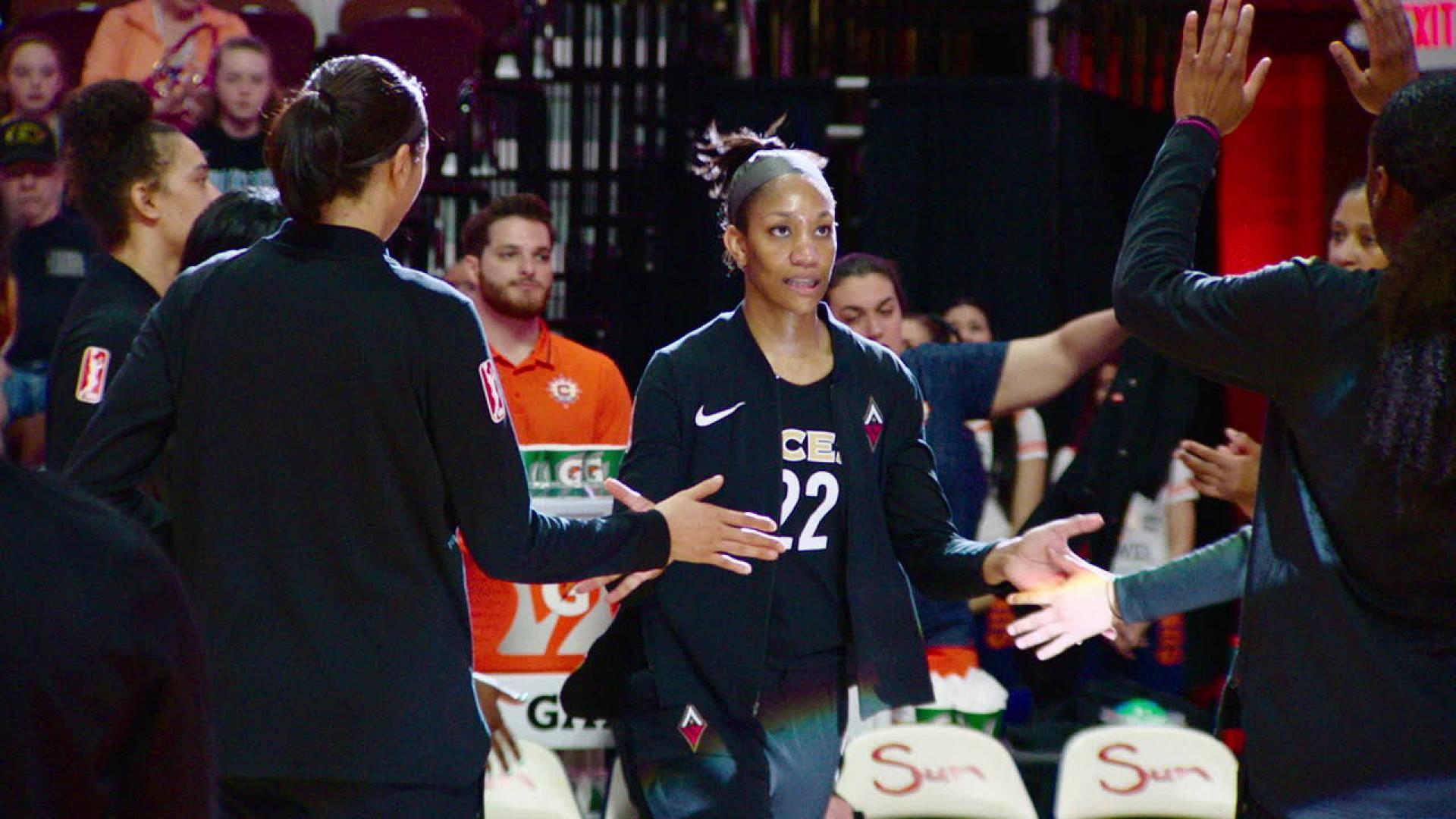 Wnba Players Celebrate International Women's Day - Team (#1815901) - HD ...