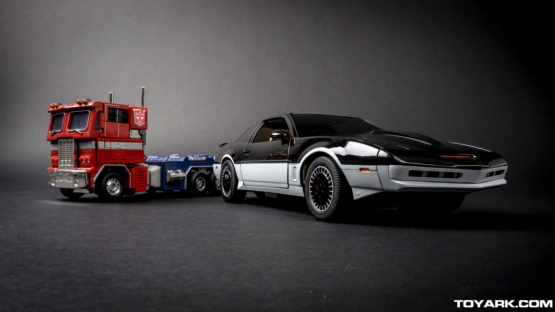 Diamond Select Toys Knight Rider Karr 1/15th Scale - Karr Super Pursuit ...