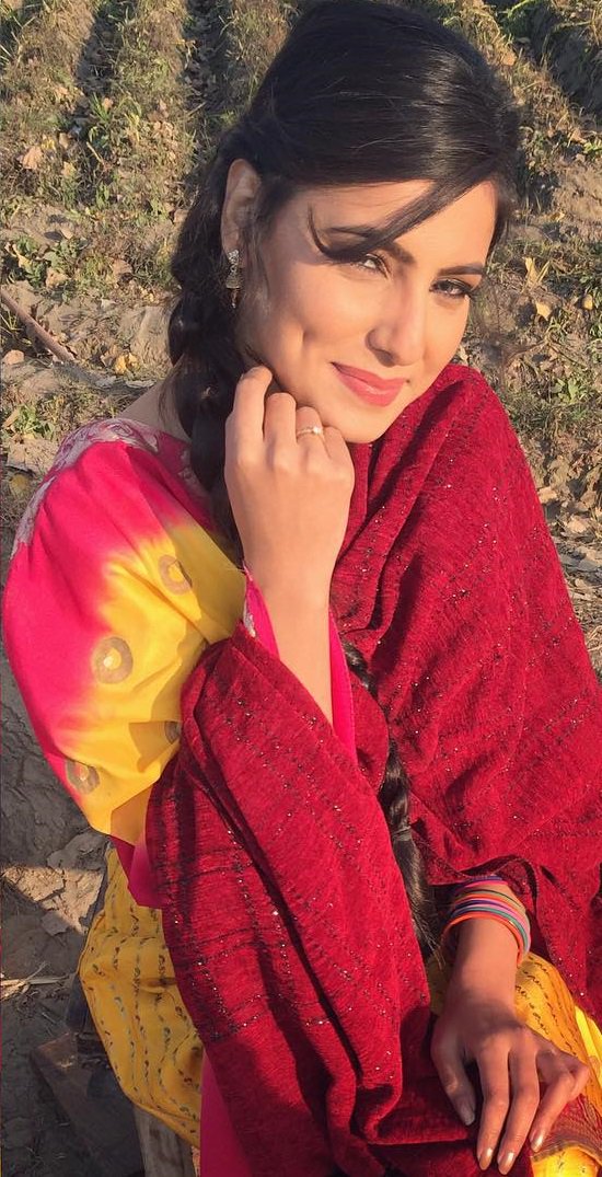 Punjabi Kudi Wallpapers 189323 Source - Ginni Kapoor In Suit (#1941423 ...