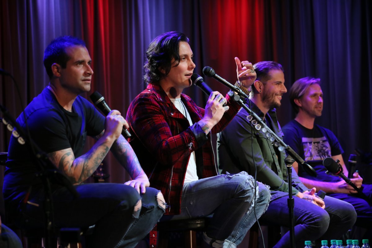 Syn Gates Grammy Museum (#1982482) - HD Wallpaper & Backgrounds Download