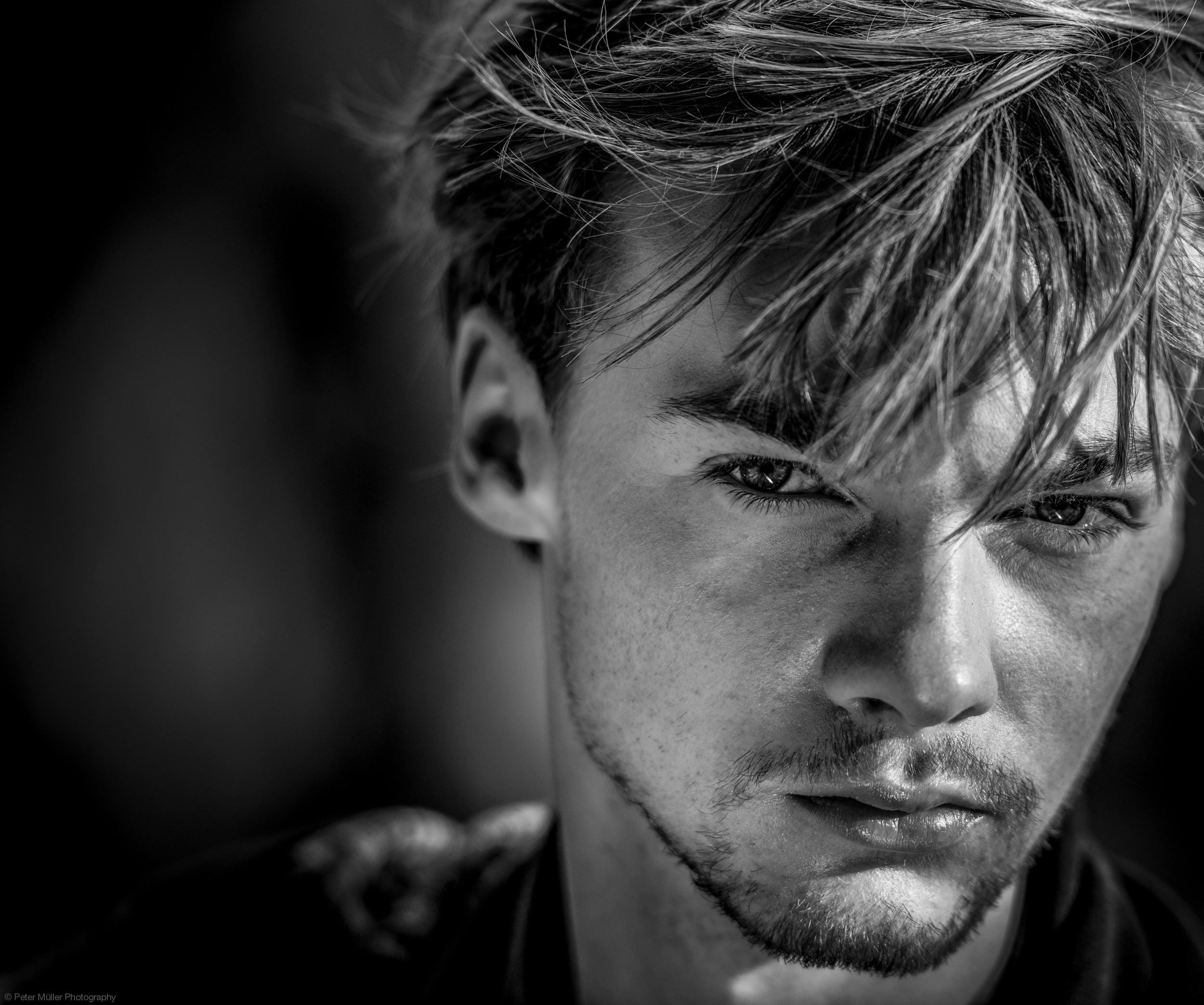 Human (#2077896) - HD Wallpaper & Backgrounds Download