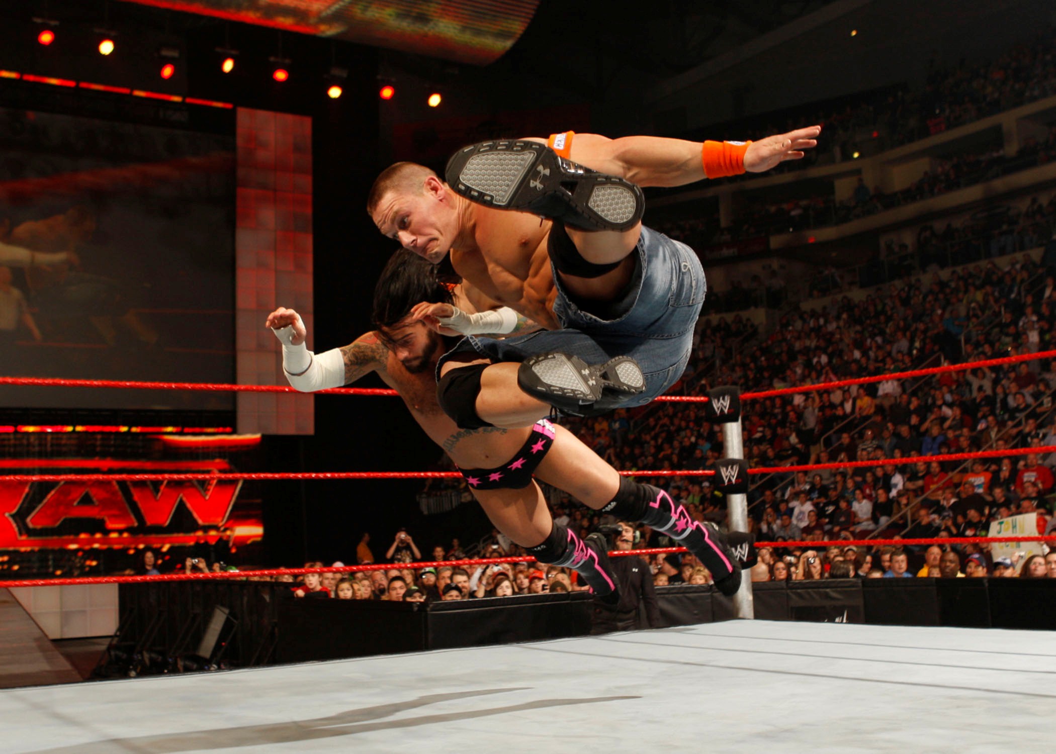 John - Wwe Wrestlers Fighting In The Ring (#2086117) - HD Wallpaper ...