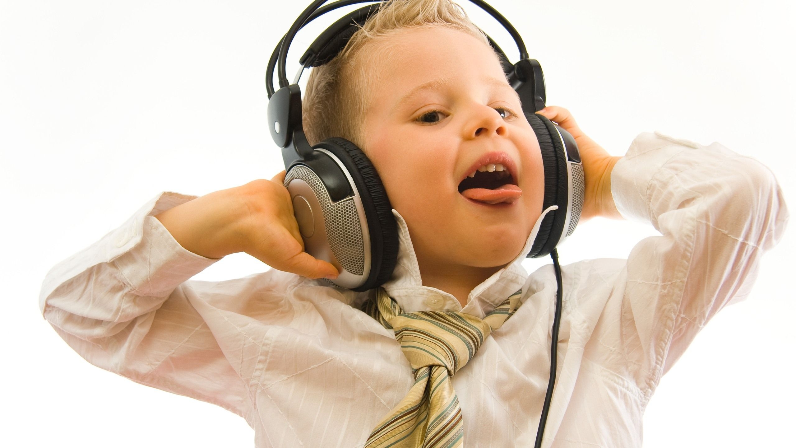 Happy Boy Listening Dj - Happy Boy (#2147361) - HD Wallpaper ...