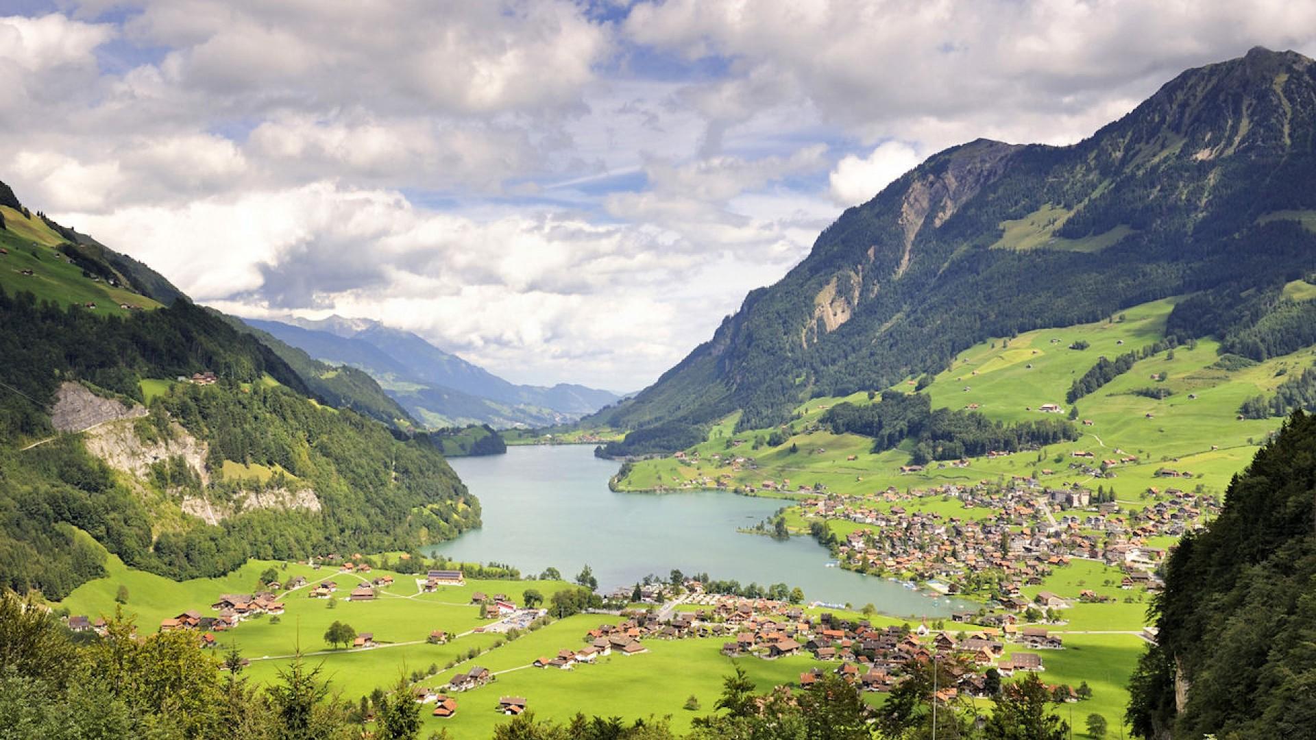 Lake - Lungerersee (#2191841) - HD Wallpaper & Backgrounds Download