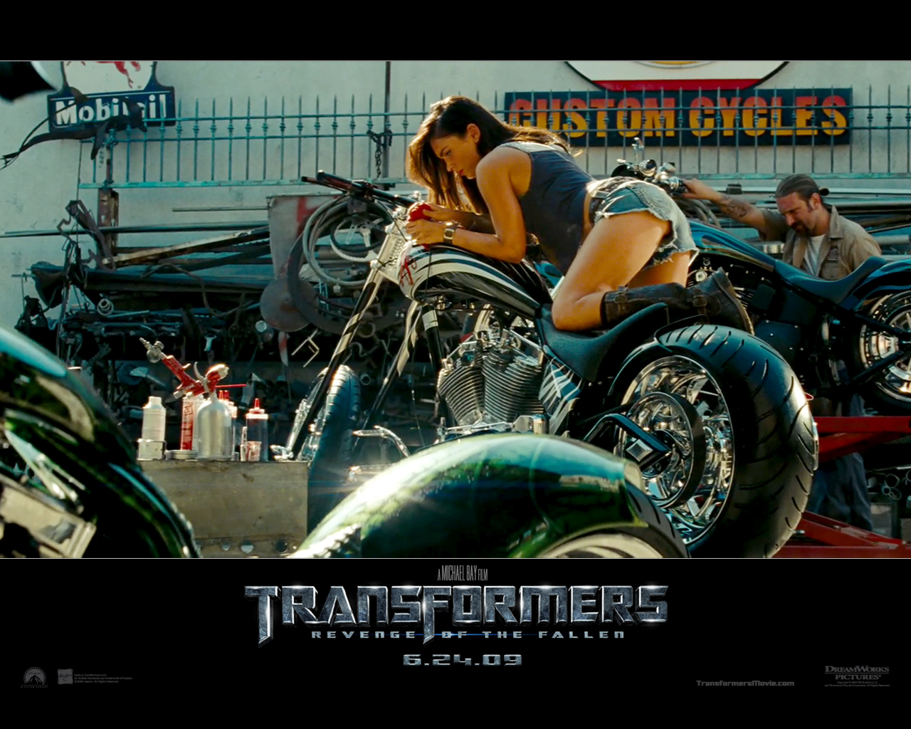 Download Revenge Of The Fallen - Megan Fox Transformers Revenge Of The ...