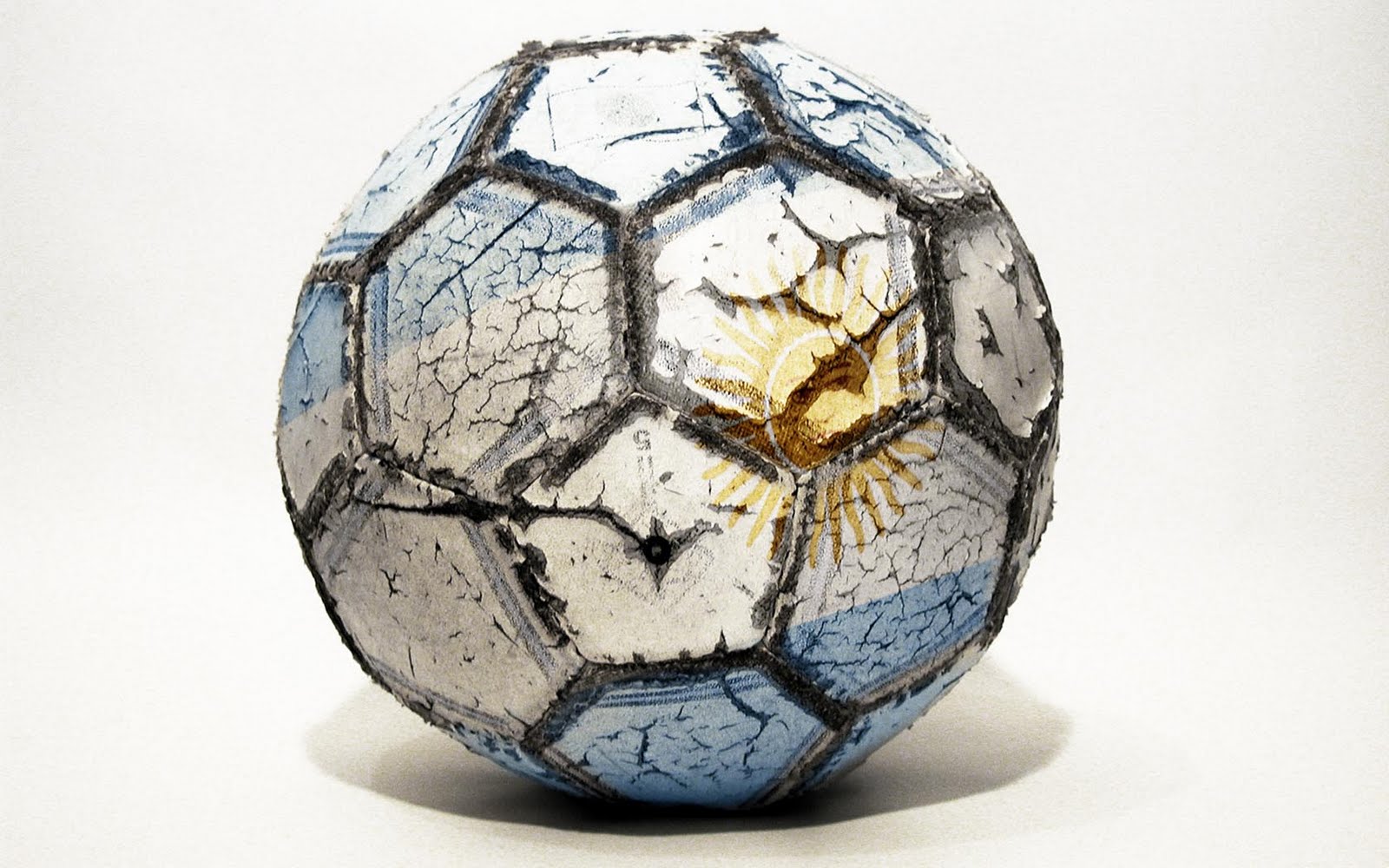 Damaged Football (#2309435) - HD Wallpaper & Backgrounds Download