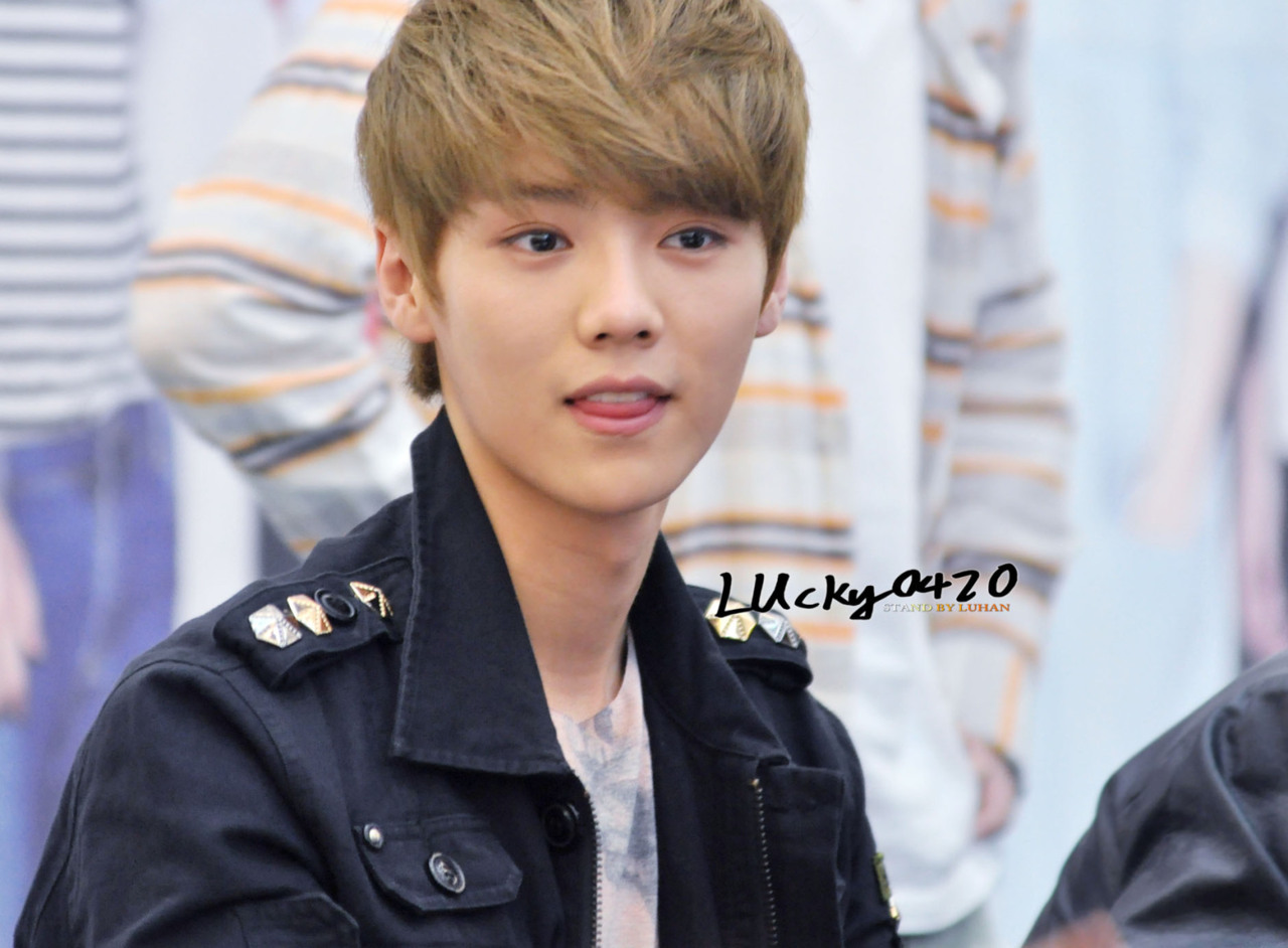 Ai Dep Nhat Exo (#2328342) - HD Wallpaper & Backgrounds Download