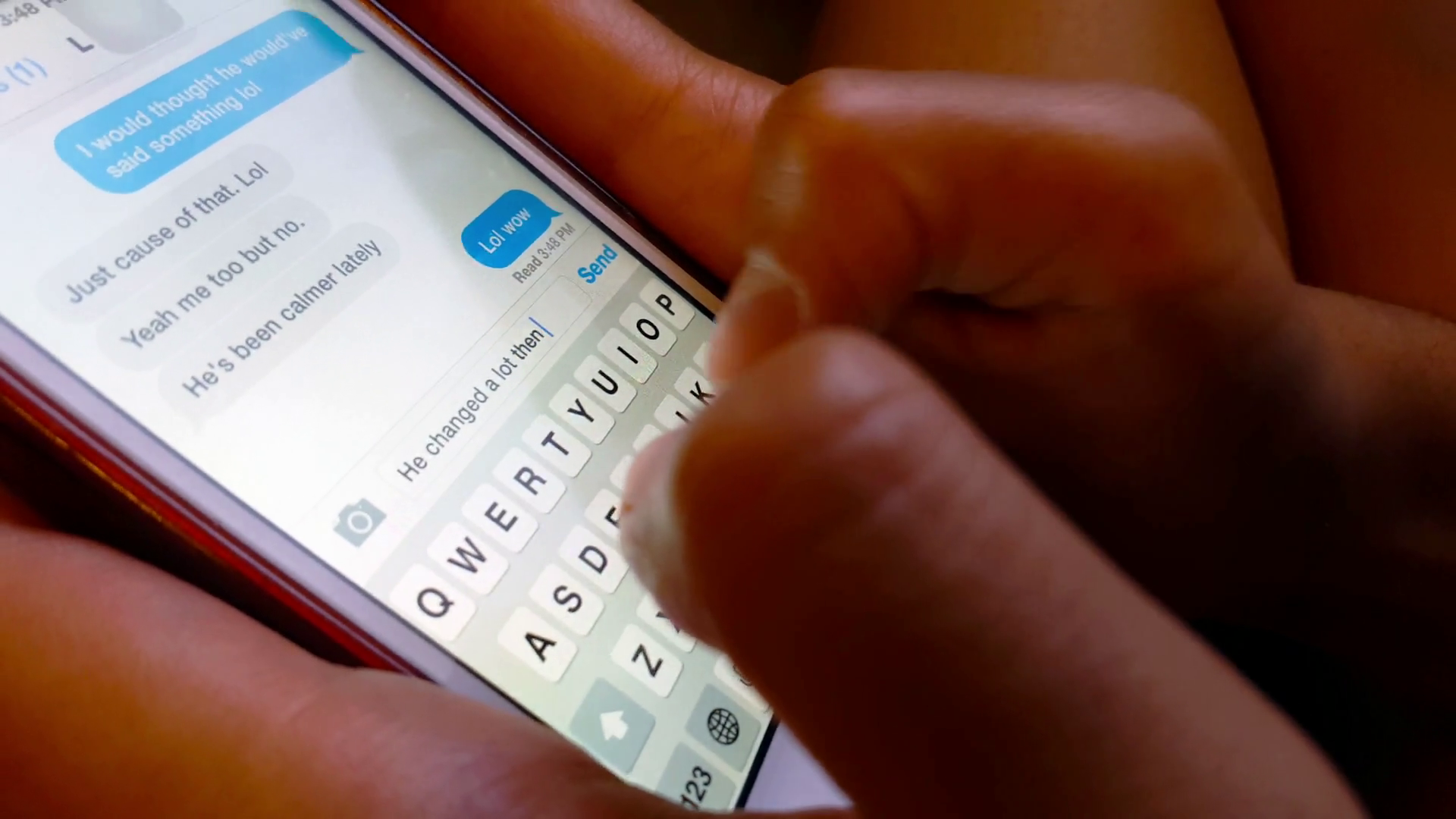 Sending Messages (#2341301) - HD Wallpaper & Backgrounds Download