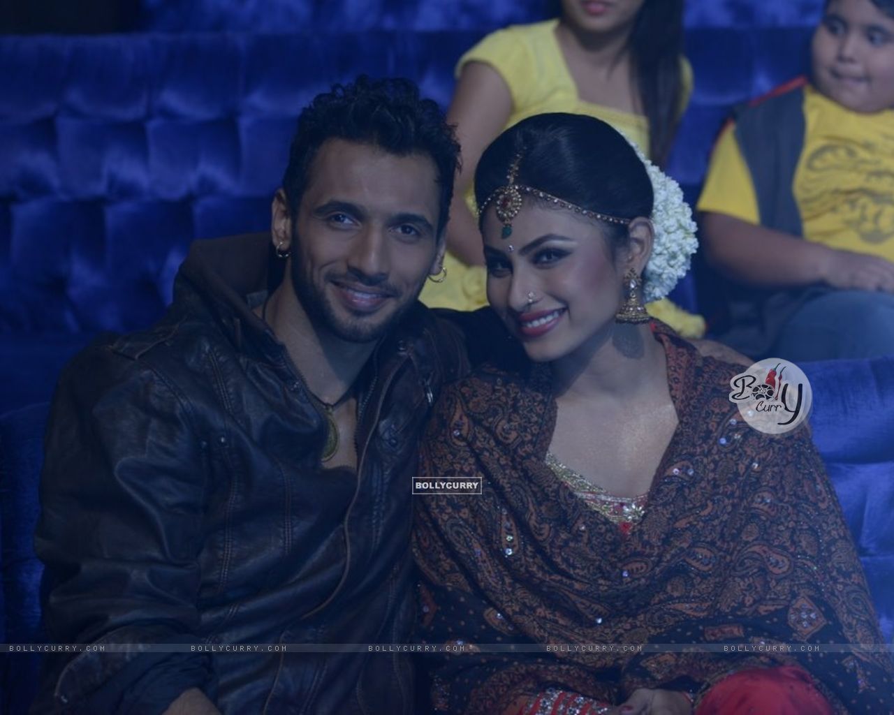 Download Mouni Roy With Punit Pathak At Jhalak Dikhhlaa Jaa - Mouni Roy ...