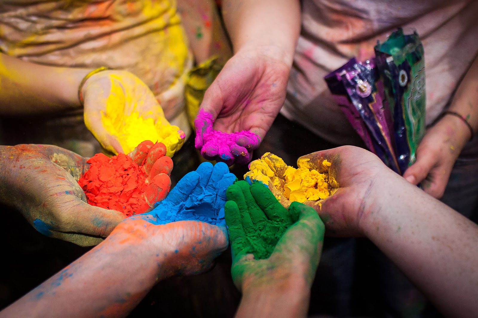 Happy Holi - Visual Arts (#2473307) - HD Wallpaper & Backgrounds Download