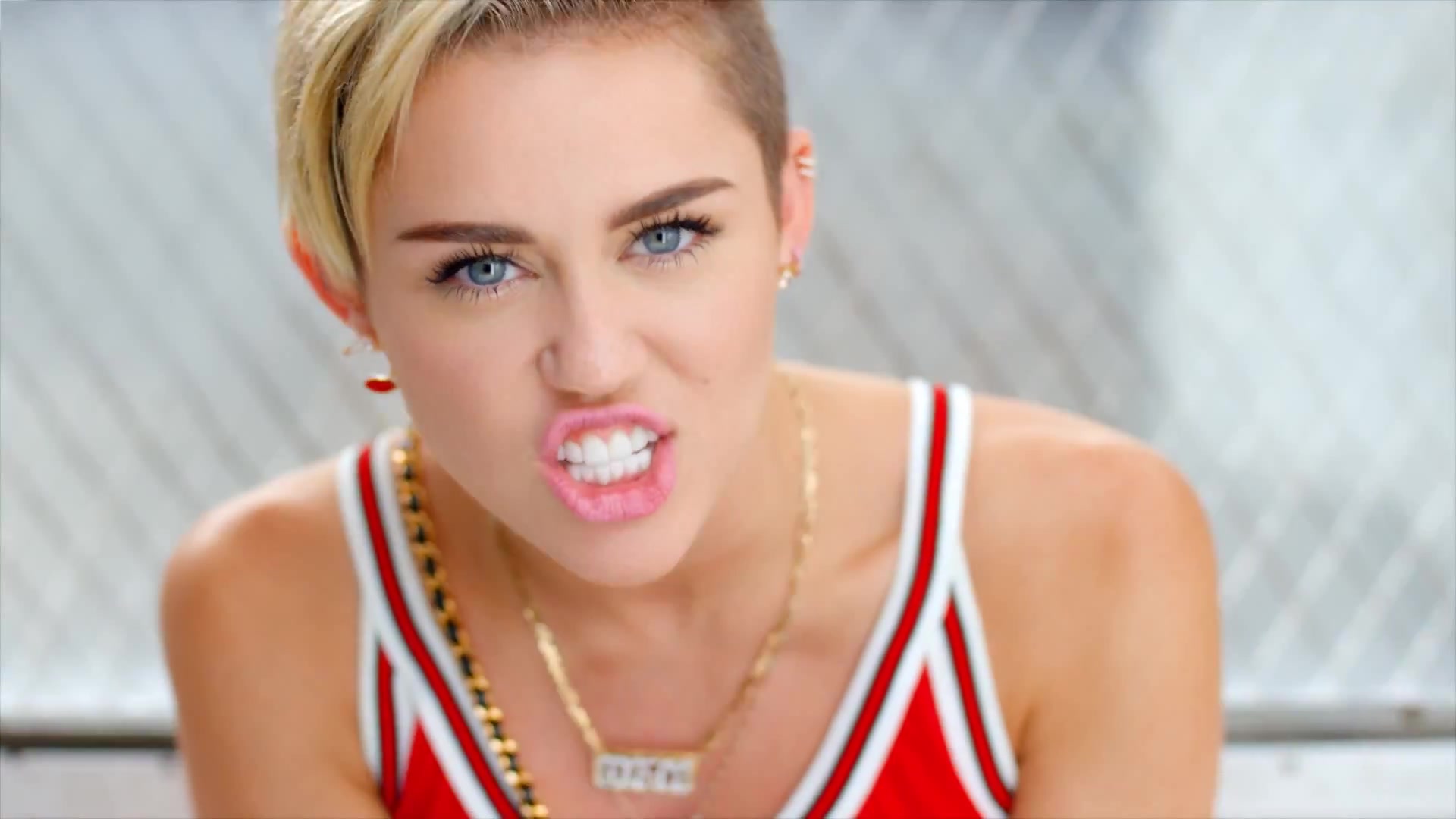 Miley Cyrus Wallpaper 23-gzrxo1c - Miley Cyrus (#256048) - HD Wallpaper ...
