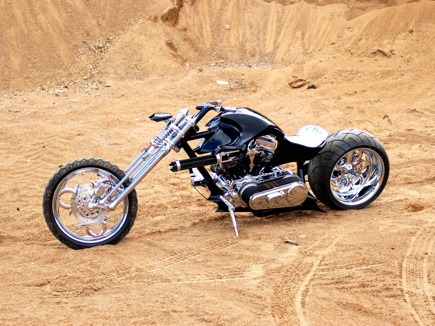 Download Wallpaper Wheels, Bike, Wheel, Black, Chopper - American Bike ...