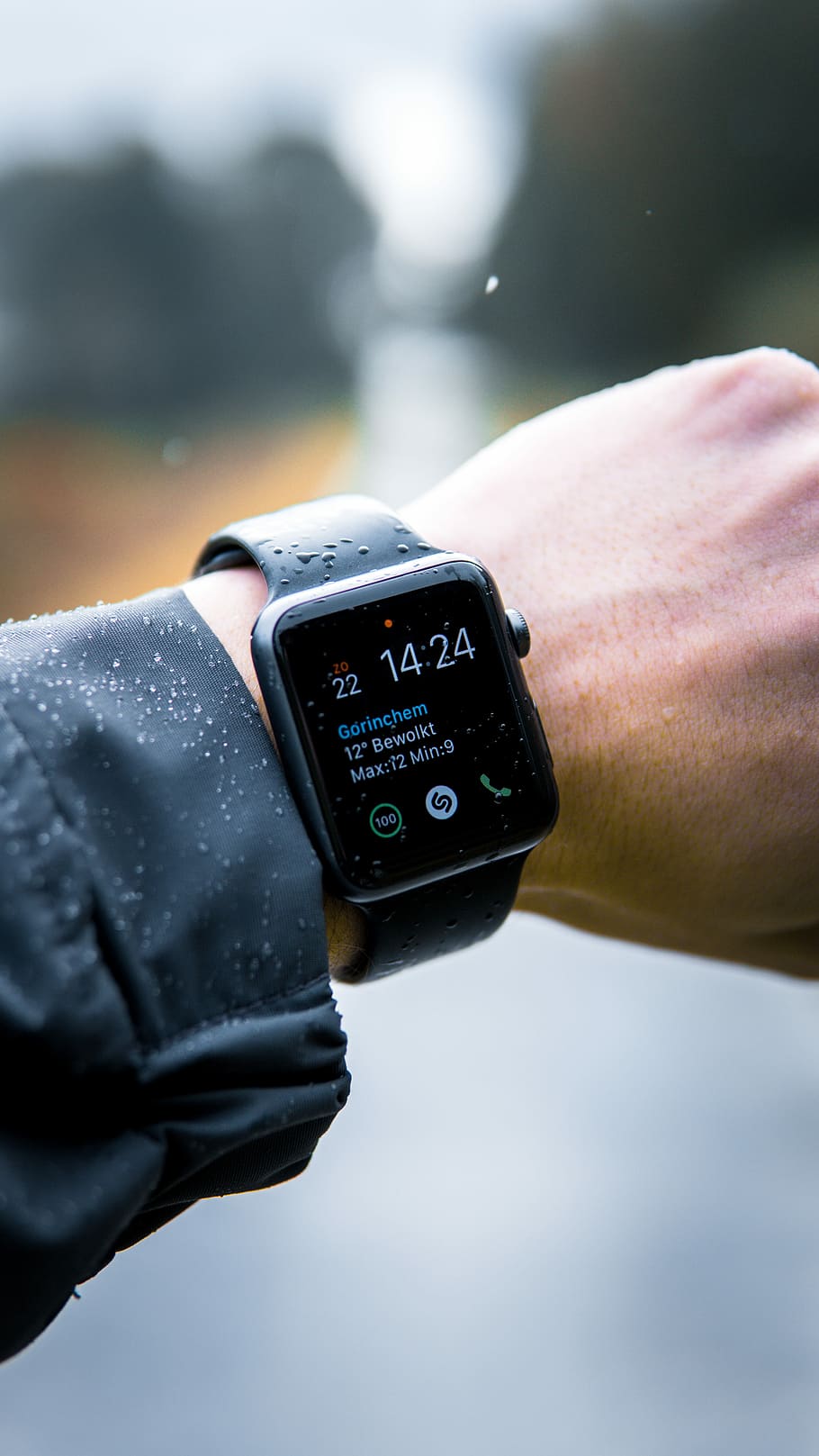 Person Wearing Apple Watch At - Apple Watch 4 Waterproof (#2960713 ...