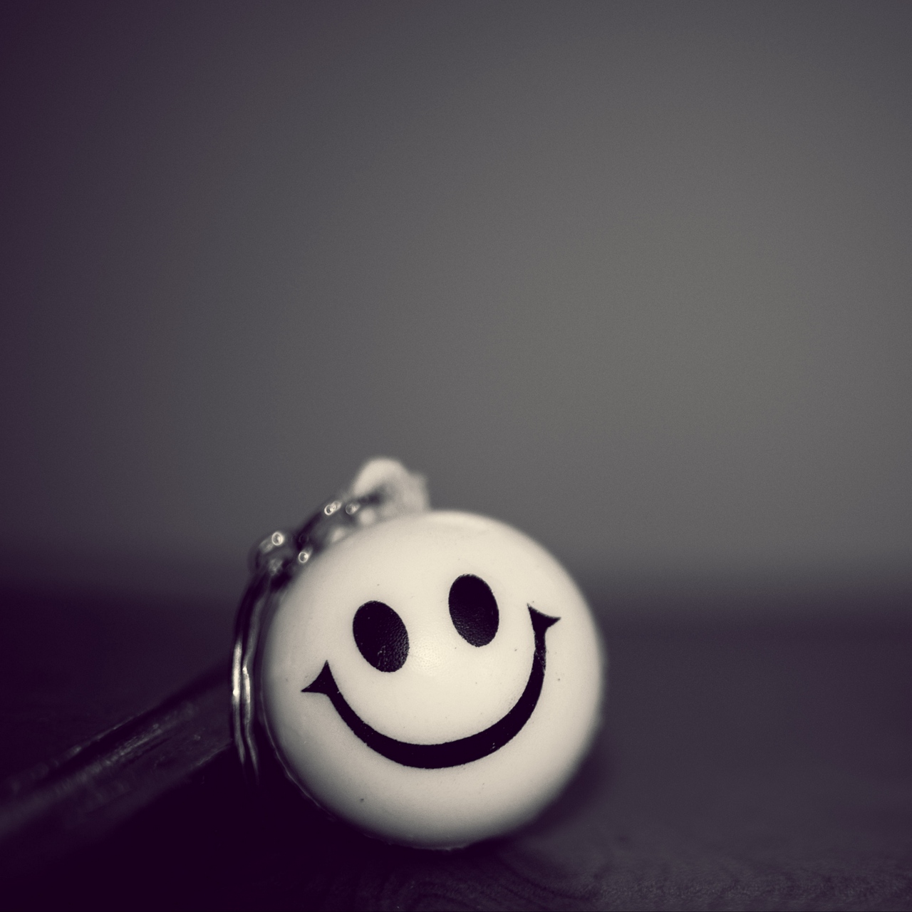 Download Wallpaper Smiley, Smile, Bw, Keychain - Difficult To Control ...