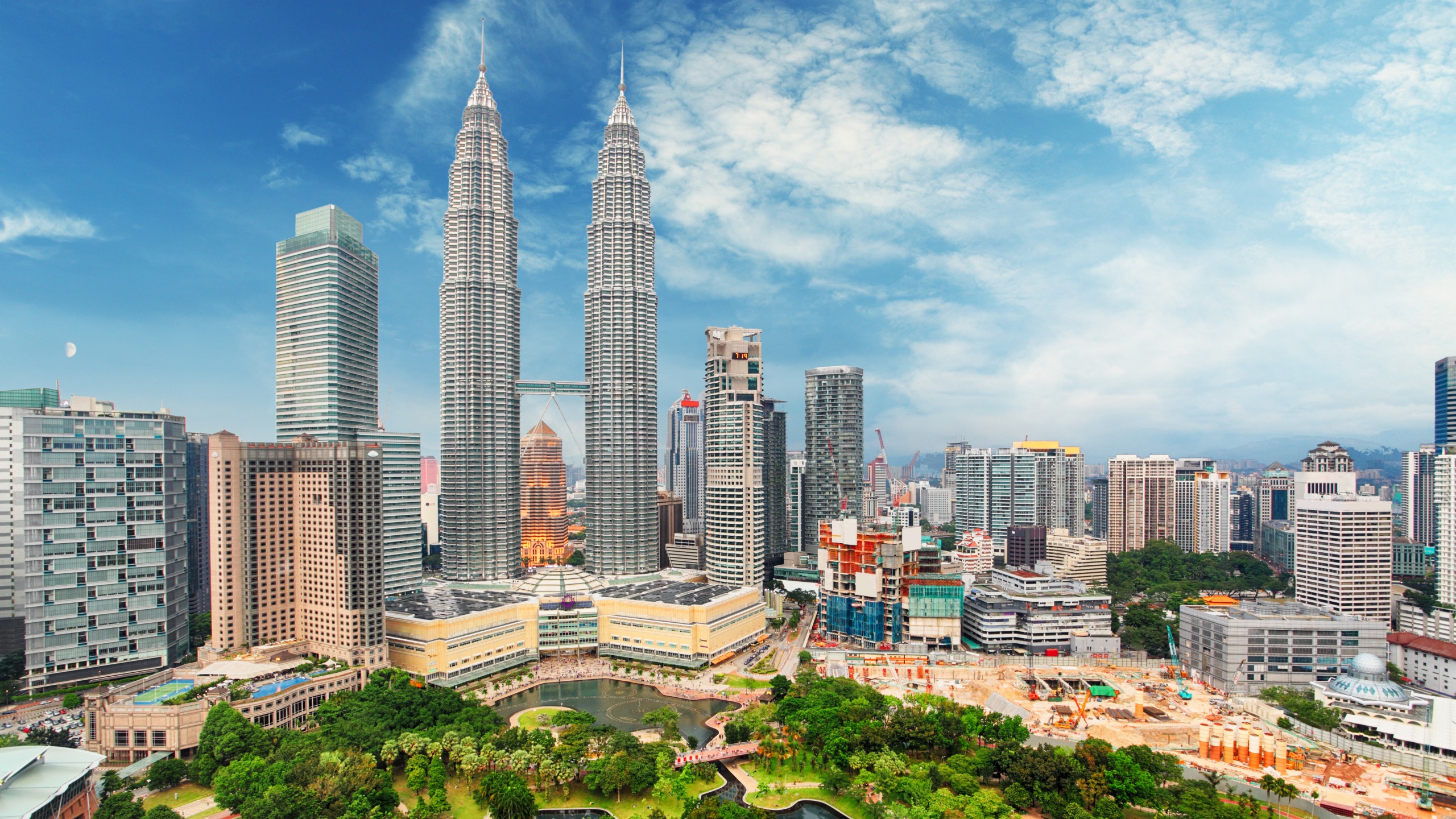 Klcc Park (#2988948) - HD Wallpaper & Backgrounds Download