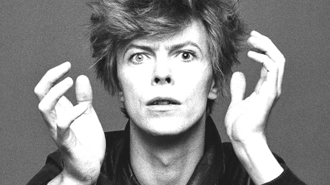David Bowie Hand Gesture (#3025056) - HD Wallpaper & Backgrounds Download