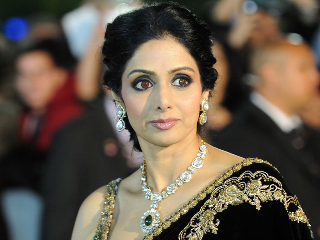 Sridevi Photos Download (#3098395) - HD Wallpaper & Backgrounds Download