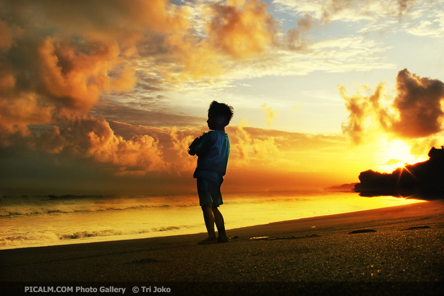 Download Sad Boy In Love Wallpaper Hd - Boy Waiting For True Love On ...