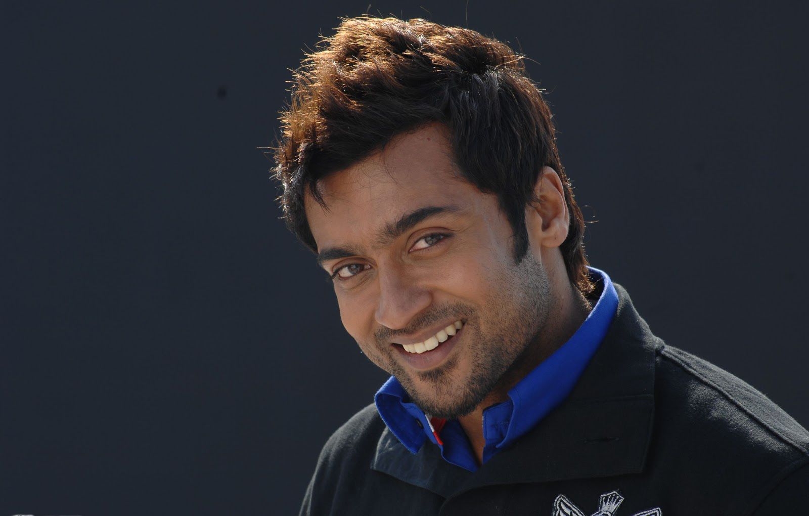 Surya Cute And Smart Hd Wallpaper - Surya 7th Sense Movie (#3100666 ...