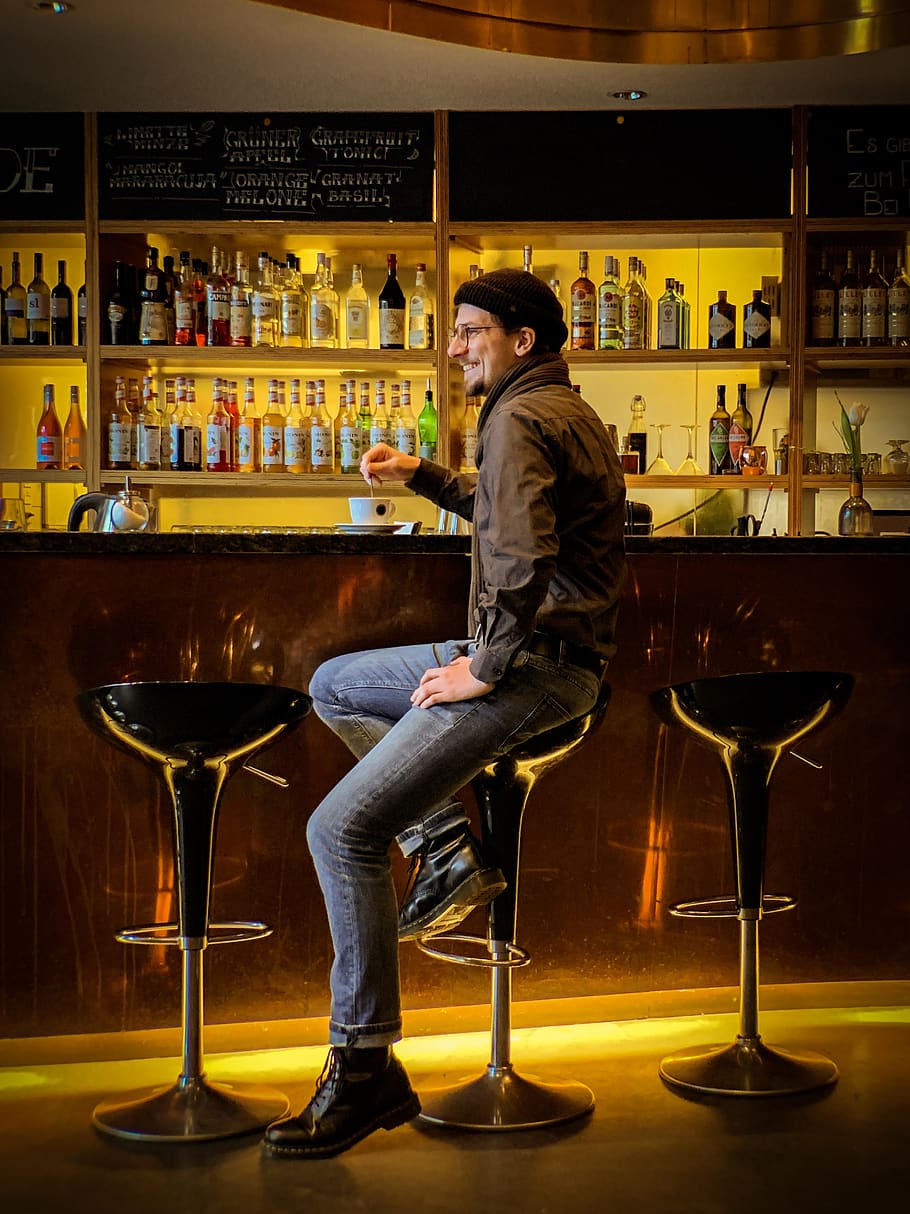 Man Sitting On Hydraulic Barstool, Pub, Bar Counter, - Man Sitting In ...